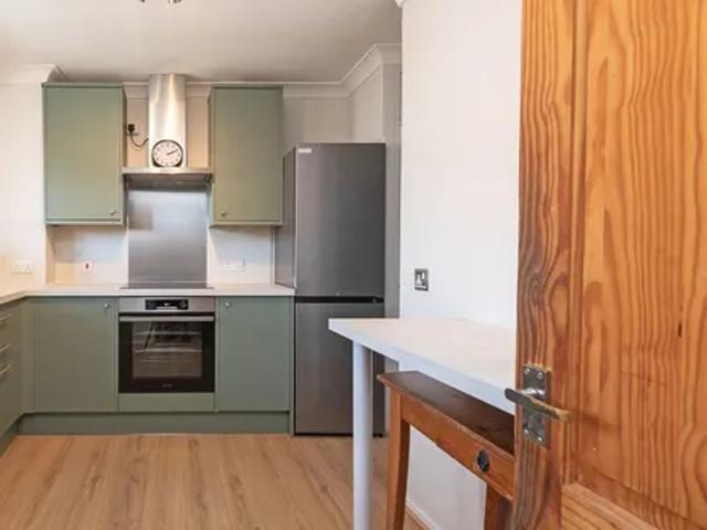 Trott Street, London, SW11 3DS, United Kingdom | 3 bed apartment for rent #167885044 | Rentberry