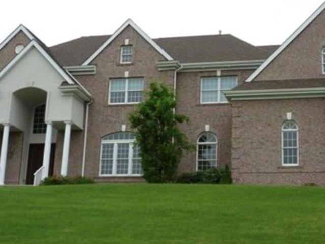 Trout Brook Ct, Chester Township, Home For Sale