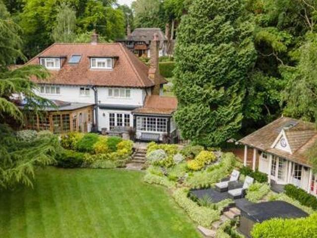 Trout Rise, Loudwater, 6 Bedroom Detached