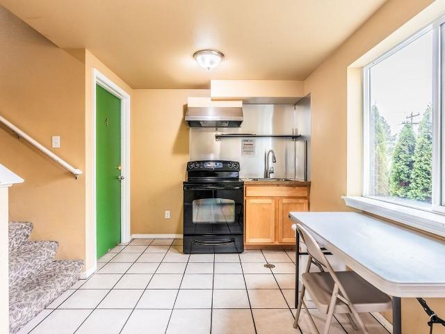 Troveré Elevated Studio Living Studio Apartment for Rent at 4309 7th Ave Ne, Seattle, WA 98105 University District