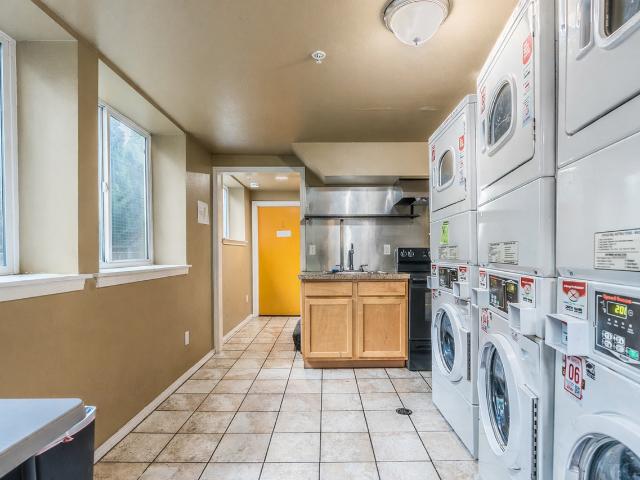 Troveré Elevated Studio Living Studio Apartment for Rent at 4309 7th Ave Ne, Seattle, WA 98105 University District