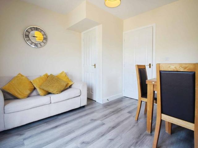 Trowbridge Close, Swindon, Swindon, SN2