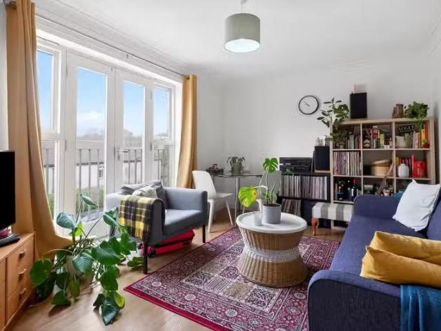 Trowbridge Road, London, E9 5LF