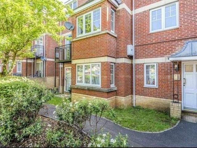 Troy Close, Headington, Oxford OX3, 2 bed flat to rent, £1,500 pcm | PrimeLocation