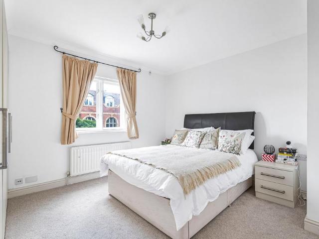 Trocette Mansions, 249 Bermondsey. 2 bed flat to rent £2,700 pcm £623 pw