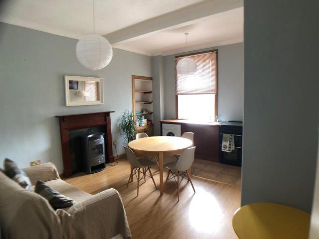 Tron Square, Edinburgh, EH1 1RT 1 bed flat to rent £1,150 pcm £265 pw