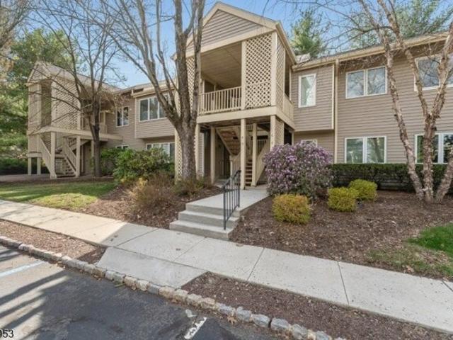 Troon Ter, Clinton Township, Condo For Sale