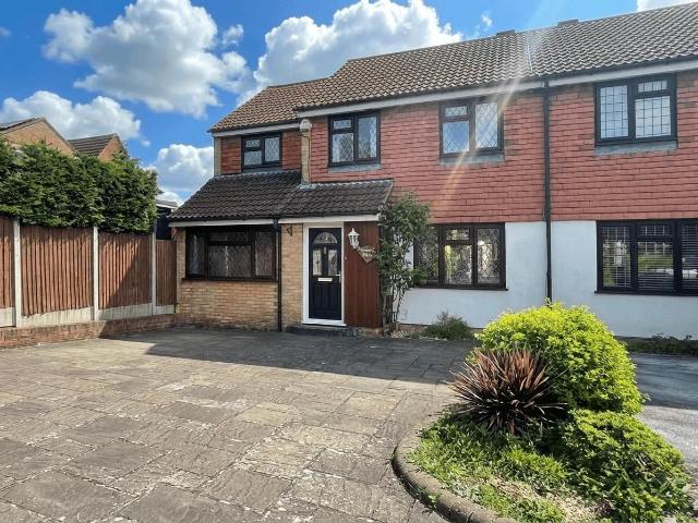 Troopers Drive, Romford RM3, 4 bed semi detached house to rent, £2,650 pcm | PrimeLocation