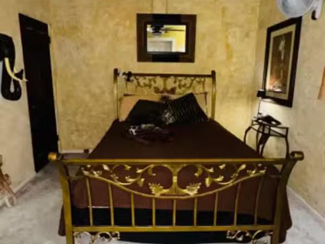 Tropical duplex room/bathroom for vacationers 2 night minium s.