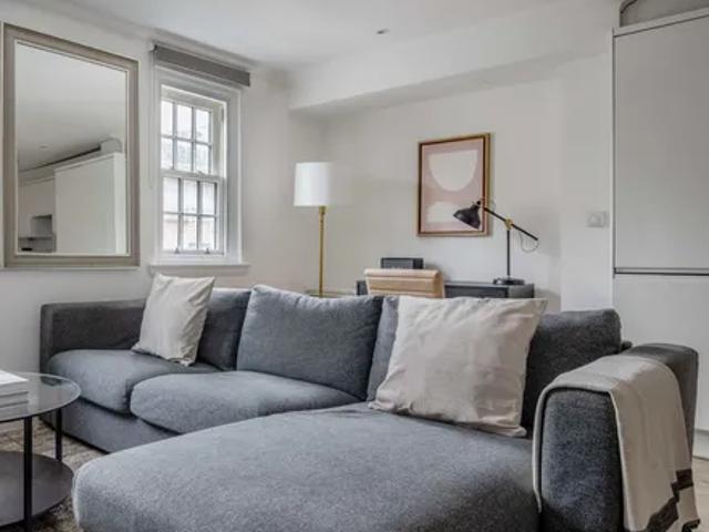 Travel Café, 139 Westminster Bridge Road, London, SE1 7HR, United Kingdom | 2 bed apartment for rent #165466688 | Rentberry