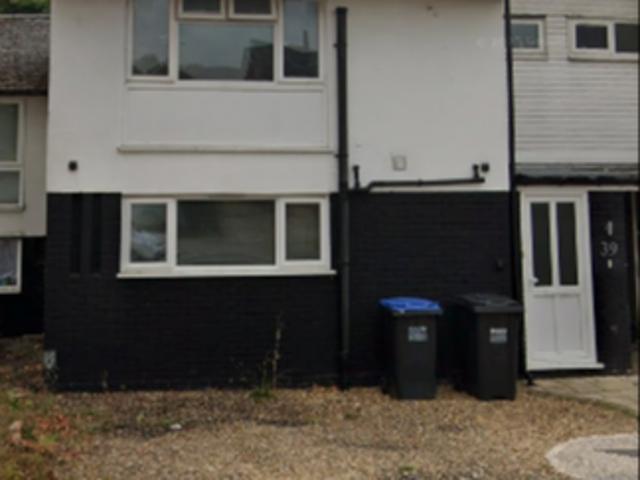 Travellers Lane Room 3