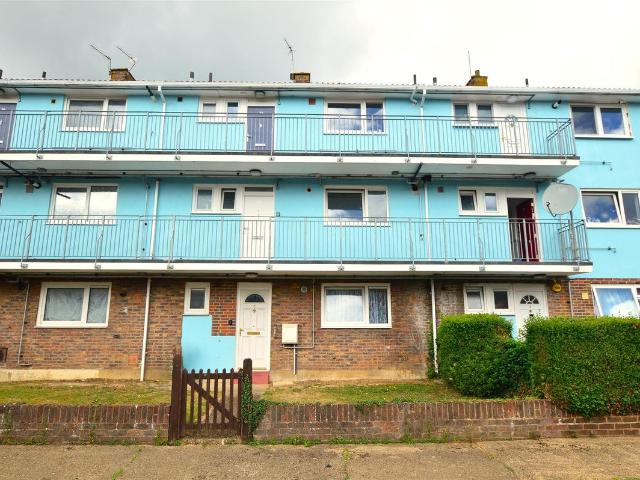 Travic Road, Slough SL2, 1 bed flat to rent, £1,200 pcm | PrimeLocation
