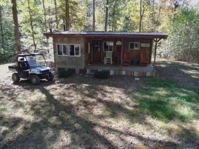 Travis Crk, Bradfordsville, Farm House For