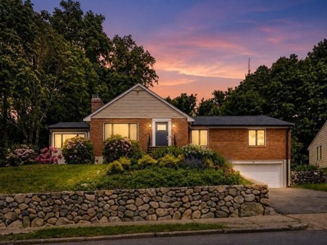 Travis Dr, Newton, Home For Sale