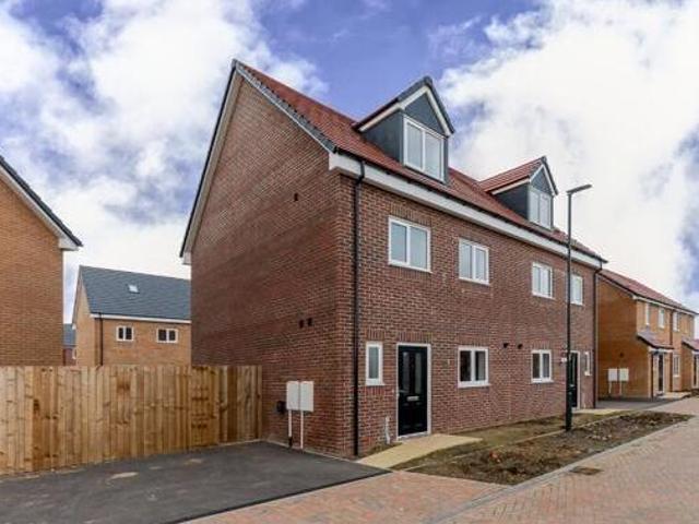 Trawler Drive, Scartho Top, 4 Bedroom Semi detached