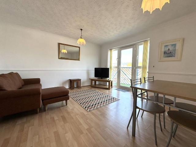 Trawler Road, Maritime Quarter, Swansea SA1, 2 bed flat to rent, £975 pcm | PrimeLocation