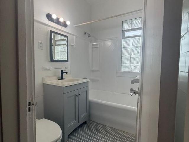 Traymore Apartments 2 Bedroom Apartment for Rent at 12943 Clifton Blvd, Lakewood, OH 44107 Lakewood