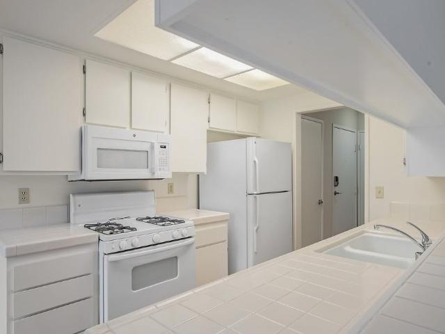 Trabuco Villas 1 Bedroom Apartment for Rent at 25381 Mosswood Way, Lake Forest, CA 92630 Serrano Highlands