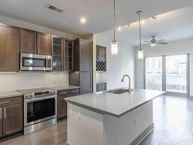 Trace Midtown Apartments 2 Bedroom Apartment for Rent at 782 Peachtree St Ne, Atlanta, GA 30308 Midtown