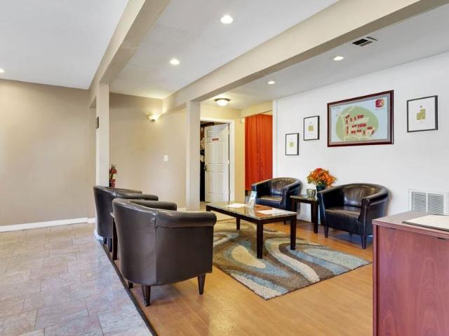 Tracks at Seymour 2 Bedroom Apartment for Rent at 1240 Jackson Park Pl, Seymour, IN 47274