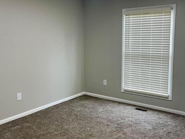Tracks at Seymour 2 Bedroom Apartment for Rent at 1240 Jackson Park Pl, Seymour, IN 47274