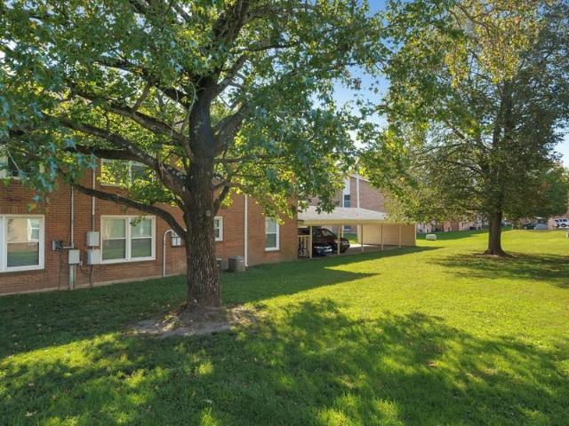 Tracks at Seymour 2 Bedroom Apartment for Rent at 1240 Jackson Park Pl, Seymour, IN 47274