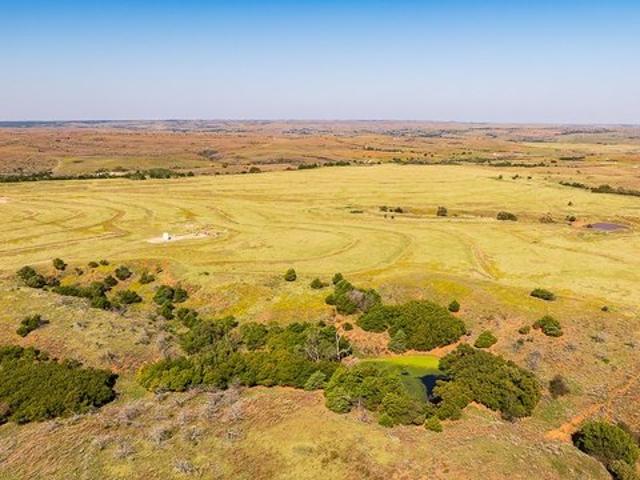 Tract E County Road 370 # 9, Mooreland, OK 73852