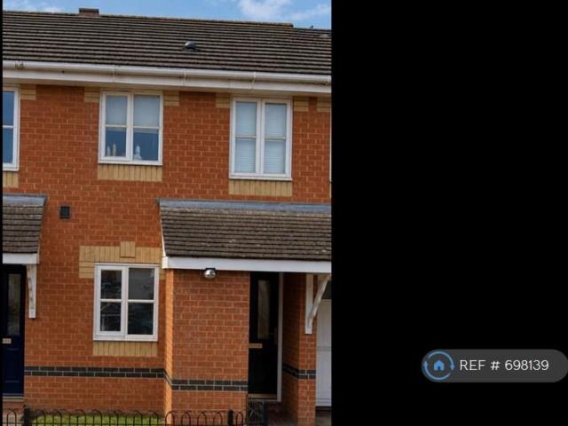 Trader Road, London, E6 2 bed terraced house to rent £1,900 pcm £438 pw