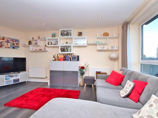 Tradewinds, Two double bedrooms 2 bed flat to rent £2,000 pcm £462 pw