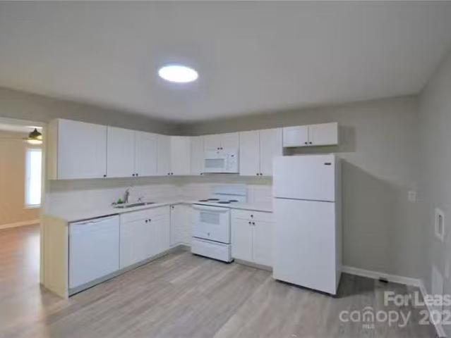 Traditional, Apartment Mount Holly, NC 312 W Catawba Ave #2
