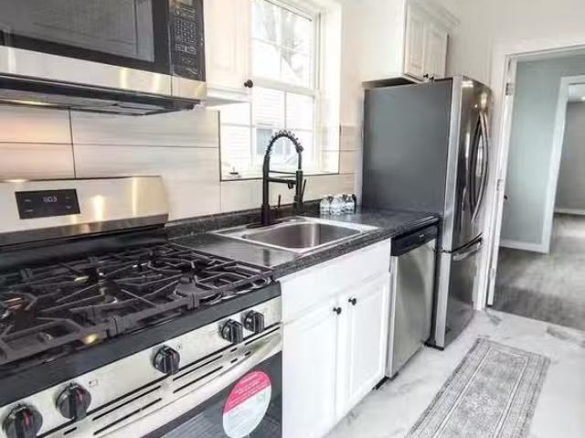 Traditional, Detached PHILADELPHIA, PA 9217 Exeter Rd