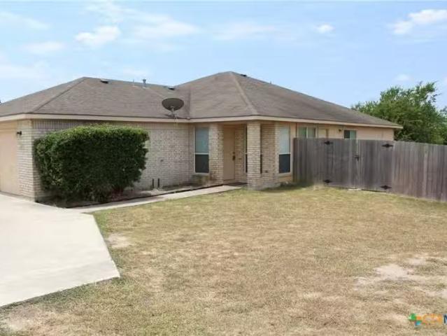 Traditional, Duplex New Braunfels, TX 2742 Fm 1044
