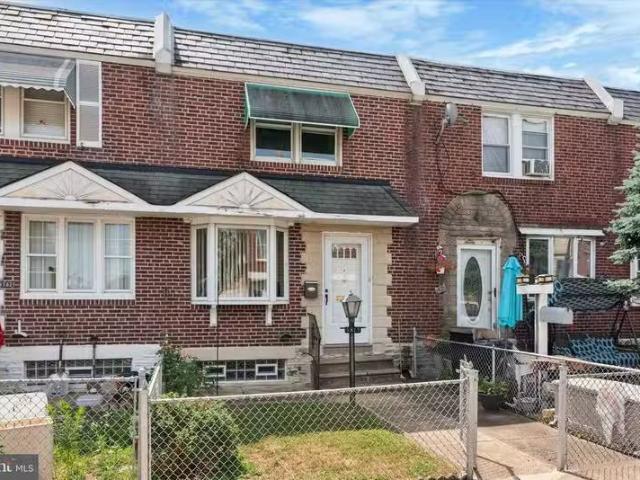 Traditional, Interior Row/Townhouse PHILADELPHIA, PA 5819 S.
