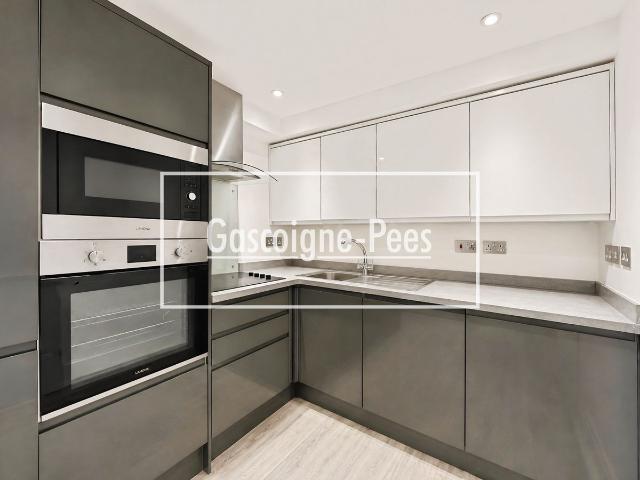 Trafalgar Court, Aldershot GU11, 1 bed flat to rent, £1,250 pcm | PrimeLocation