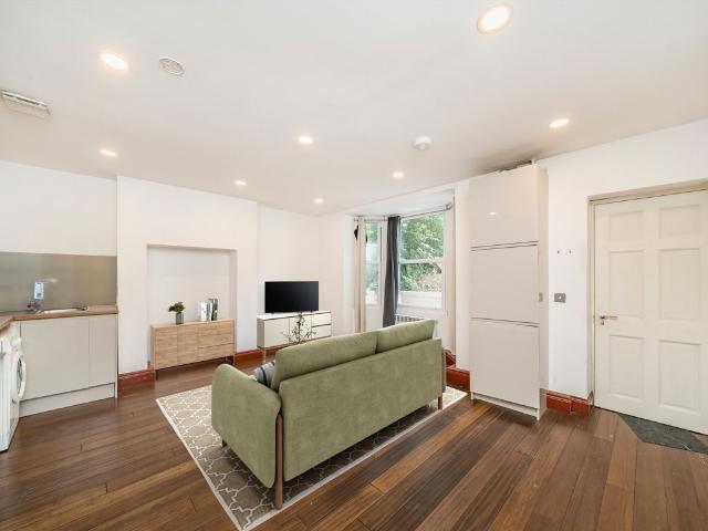 Trafalgar Avenue, London SE15, 2 bed flat to rent, £2,000 pcm | PrimeLocation