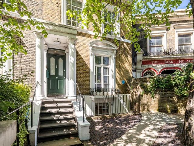 Trafalgar Avenue, London SE15 4 bed semi detached house to rent £4,500 pcm £1,038 pw