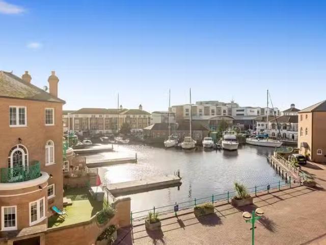 Trafalgar Gate, Brighton Marina. 4 bed townhouse for sale £1.