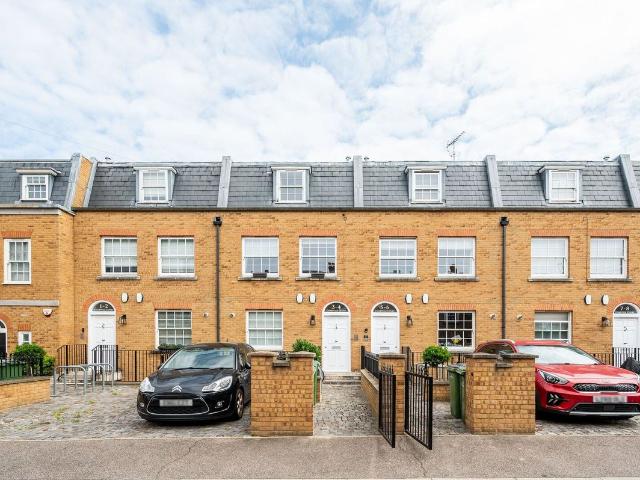 Trafalgar Grove, Greenwich, London SE10, 2 bed maisonette to rent, £2,500 pcm | PrimeLocation