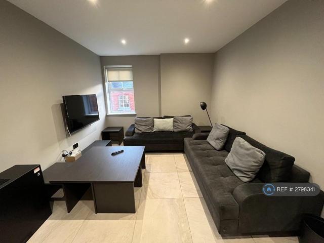 Trafalgar House, Leeds, LS1 2 bed flat to rent £1,550 pcm £358 pw