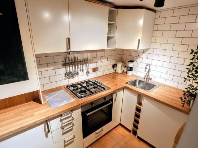 Trafalgar Lane, Edinburgh EH6, 2 bed flat to rent, £1,600 pcm | PrimeLocation