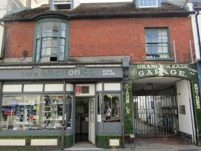 Trafalgar Mews, Brighton BN1 4 bed house to rent £2,700 pcm £623 pw