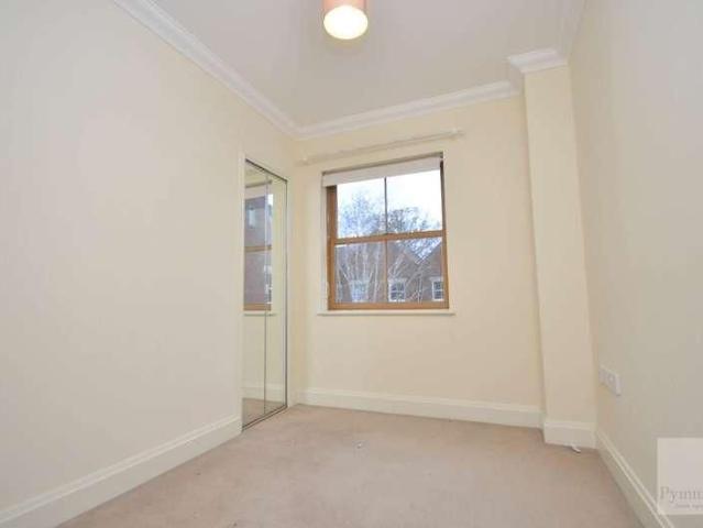 Trafalgar Square, Poringland, NR14