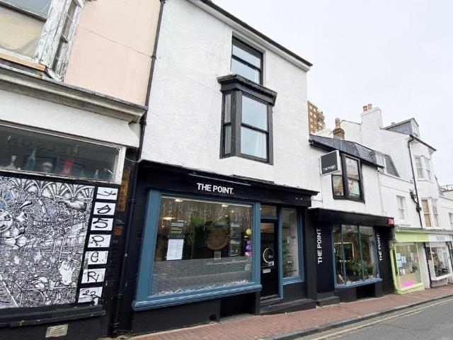 Trafalgar Street, Brighton BN1 4 bed flat to rent £2,900 pcm £669 pw