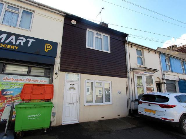 Trafalgar Street, Gillingham ME7, 2 bed terraced house to rent, £1,150 pcm | PrimeLocation