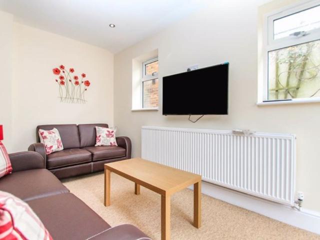 Trafalgar Road, Bournemouth, BH9