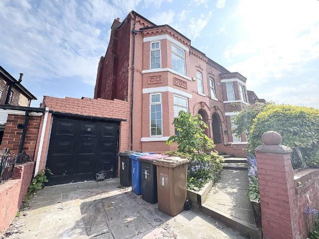 Trafalgar Road, Salford 4 bed semi detached house to rent £1,900 pcm £438 pw