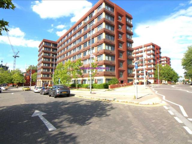 Trafford House, Cherrydown East, Basildon SS16, Studio to rent, £1,300 pcm | PrimeLocation