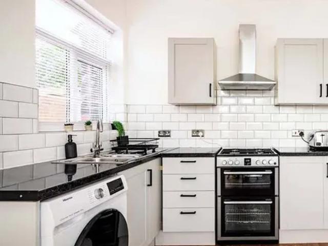 Trafford, M16 7QY, United Kingdom | 4 bed house for rent #147468798 | Rentberry