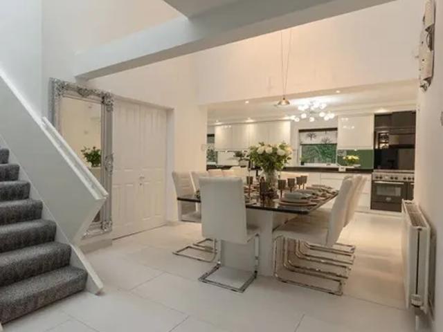 Trafford, M33 2XU, United Kingdom | 5 bed house for rent #147252214 | Rentberry