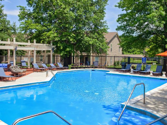 Trails at Lakeside 2 Bedroom Apartment for Rent at 3836 Arbor Green Ln, Indianapolis, IN 46220 Millersville